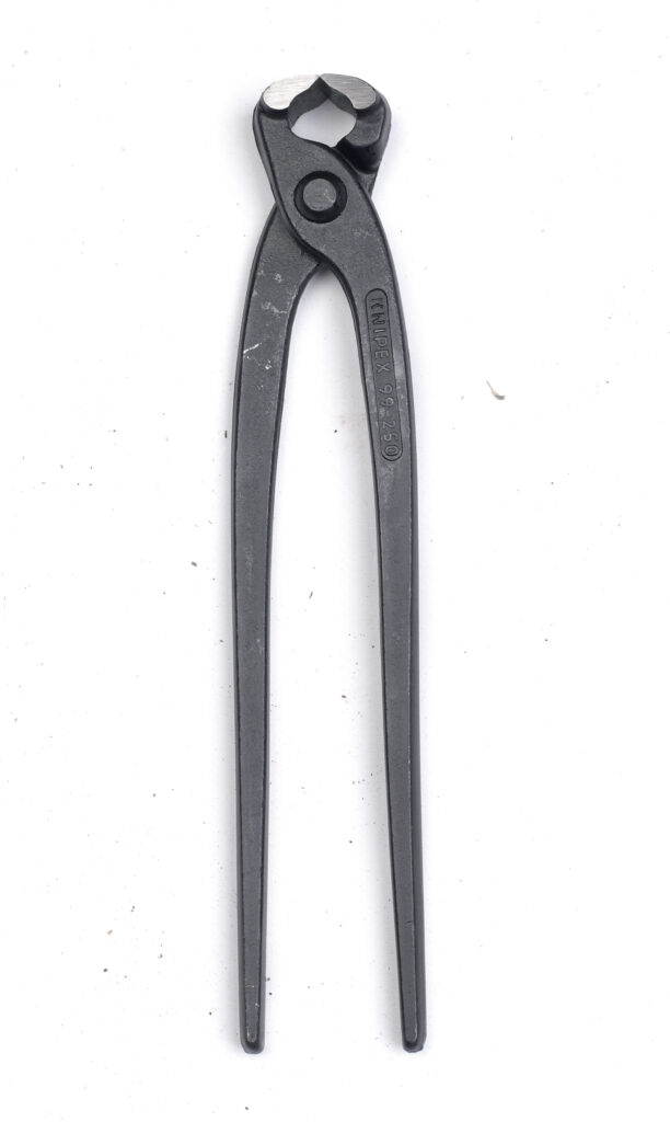 TENAGLIA FERRAIOLO 22CM > Ferramenta - Agrochimica srl